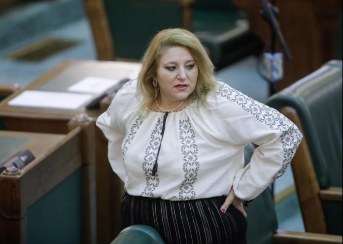 Pentru că nu mai încăpea în niciun partid, Diana ȘOȘoacă s-a înscris ...